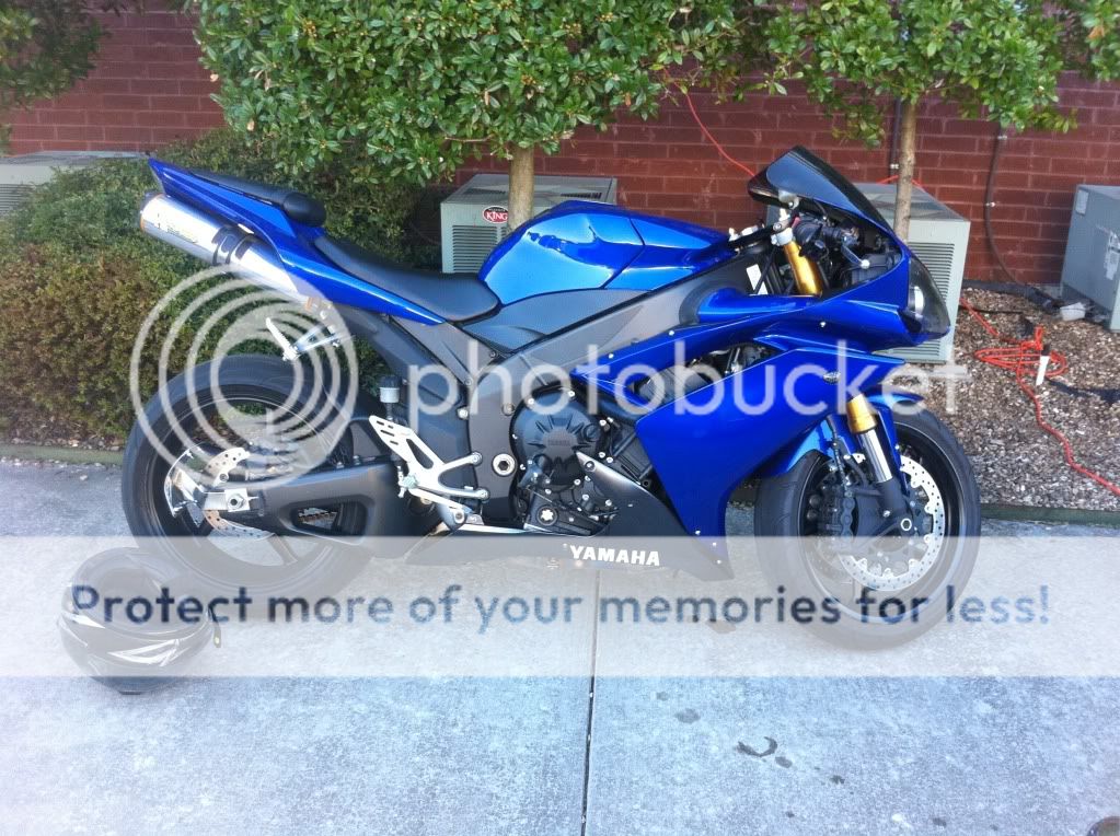Sticker Removal on 07 R1 | Yamaha R1 Forum: YZF-R1 Forums