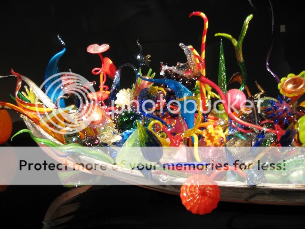 Checking Out a Chihuly installation | Buzzography